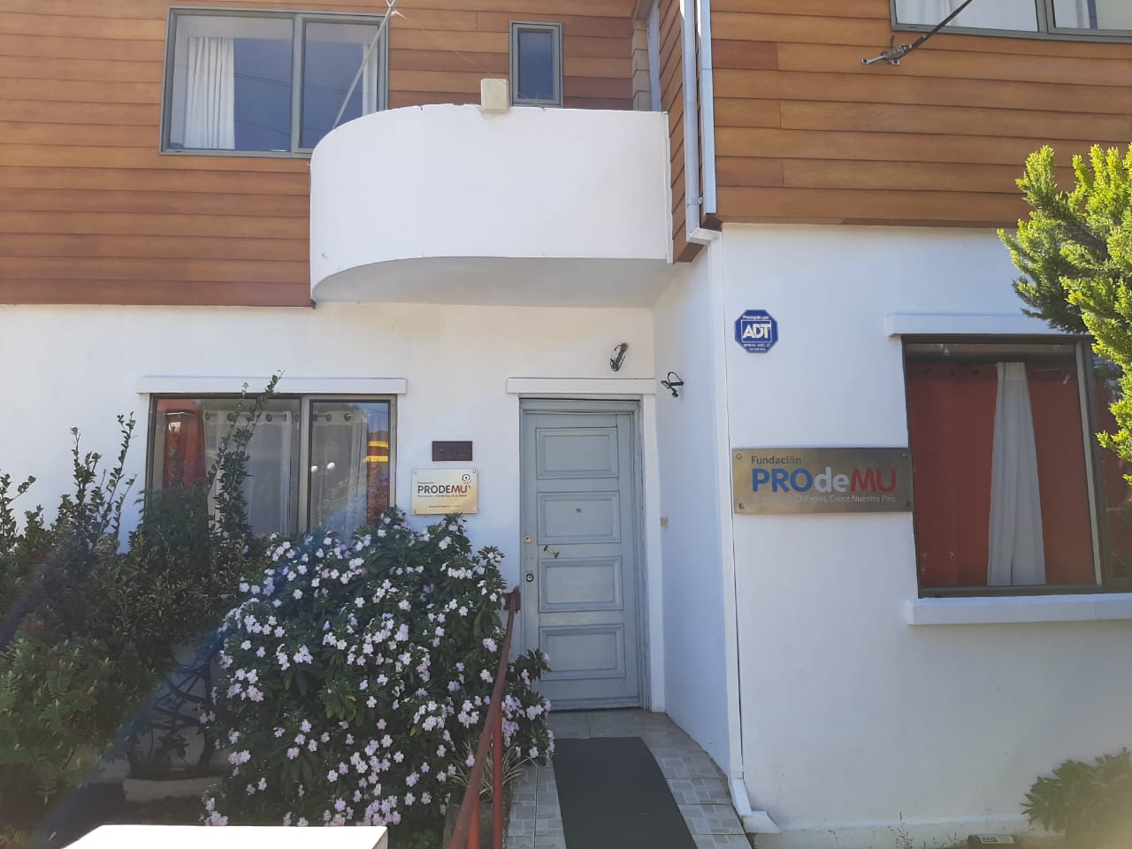 Fundación PRODEMU suspendió sus actividades en todo el país y llamó a ...