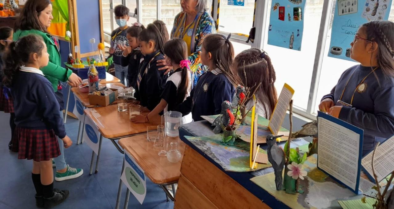 Feria de Ciencia Escolar 2022 reunió diversos proyectos de científicos ...