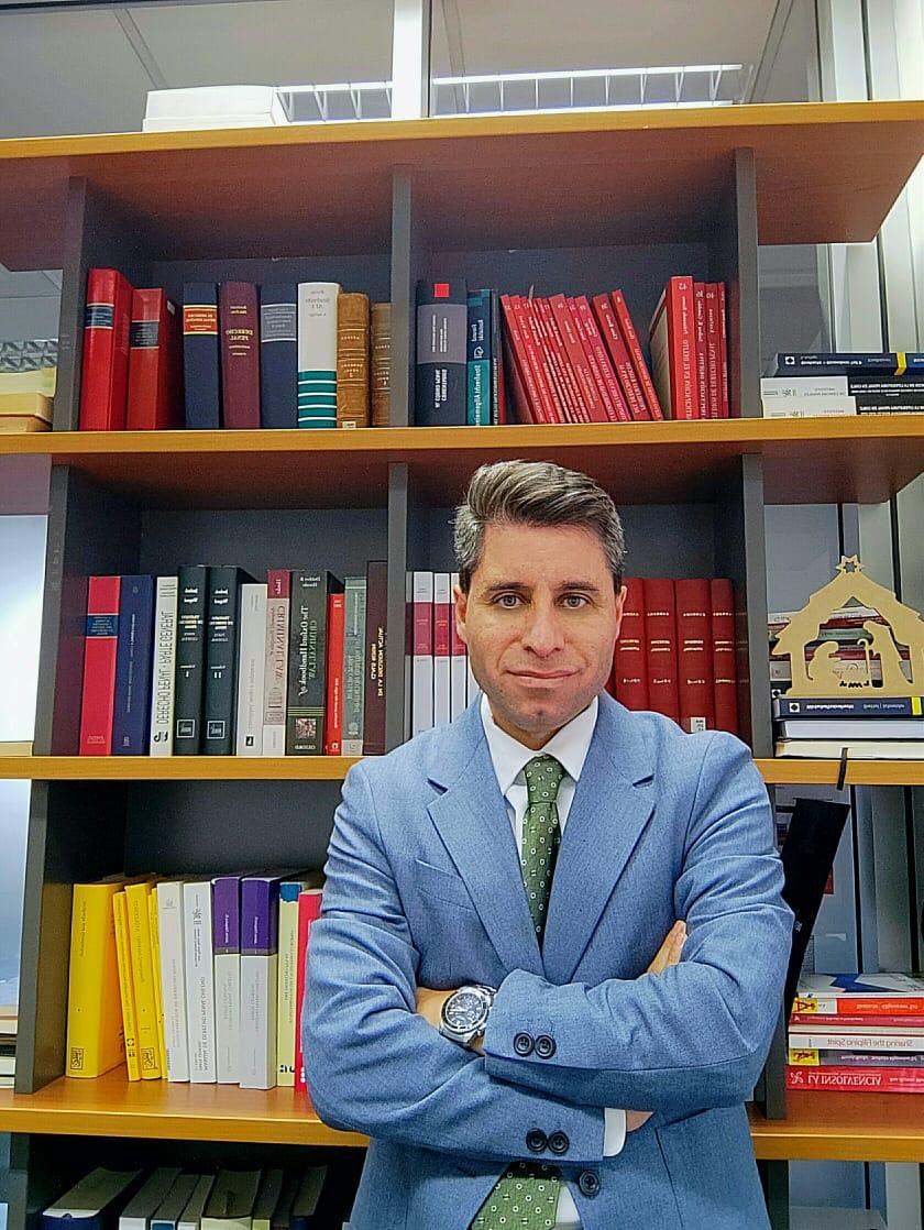 Iván Navas lanza segunda edición de su libro sobre Derecho Penal