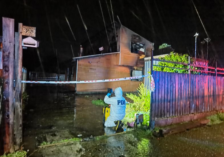 PDI confirmó que víctimas fatales de incendio en Lanco son madre e hija