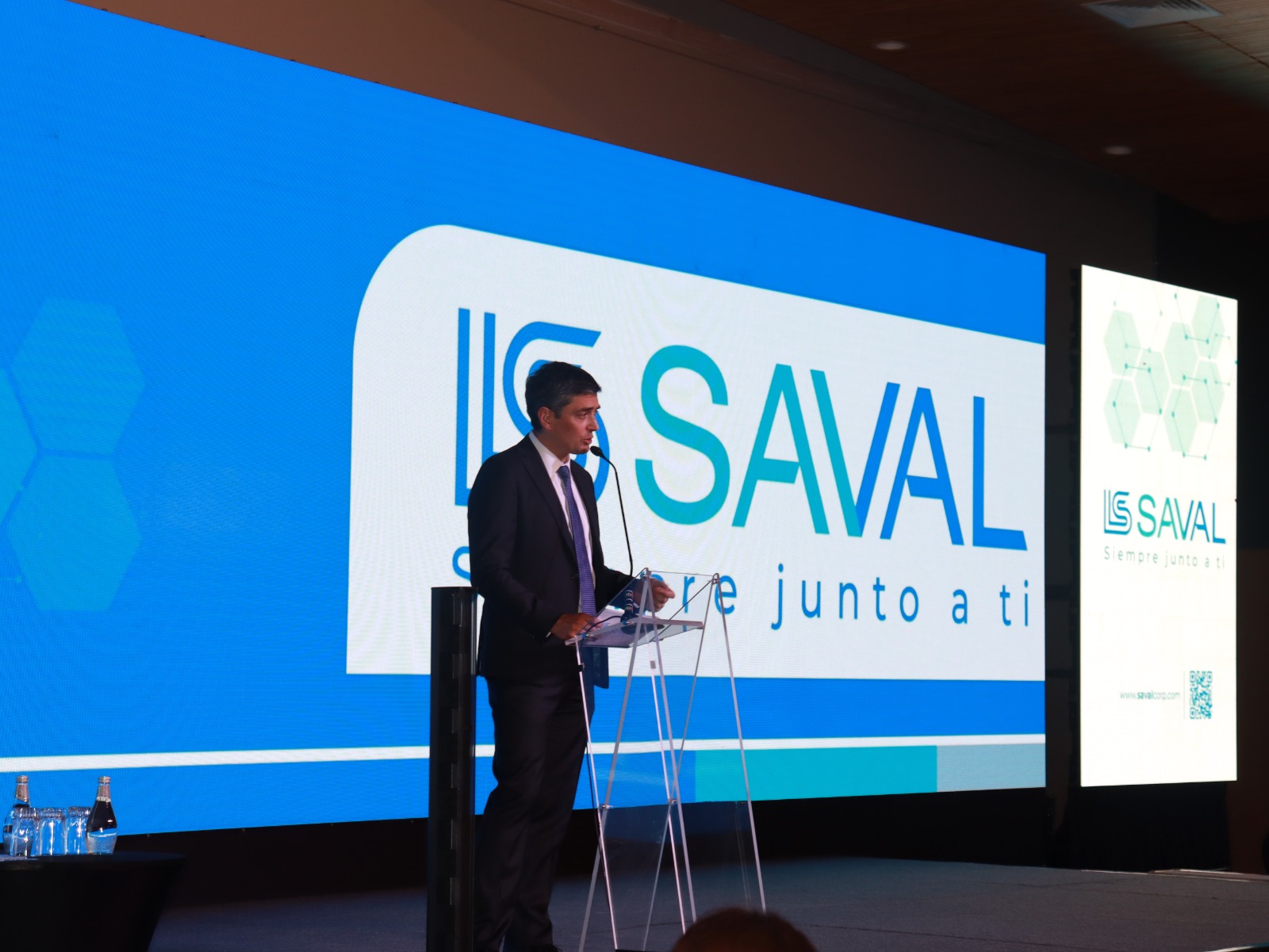 Laboratorios SAVAL actualiza su imagen corporativa como parte de plan ...